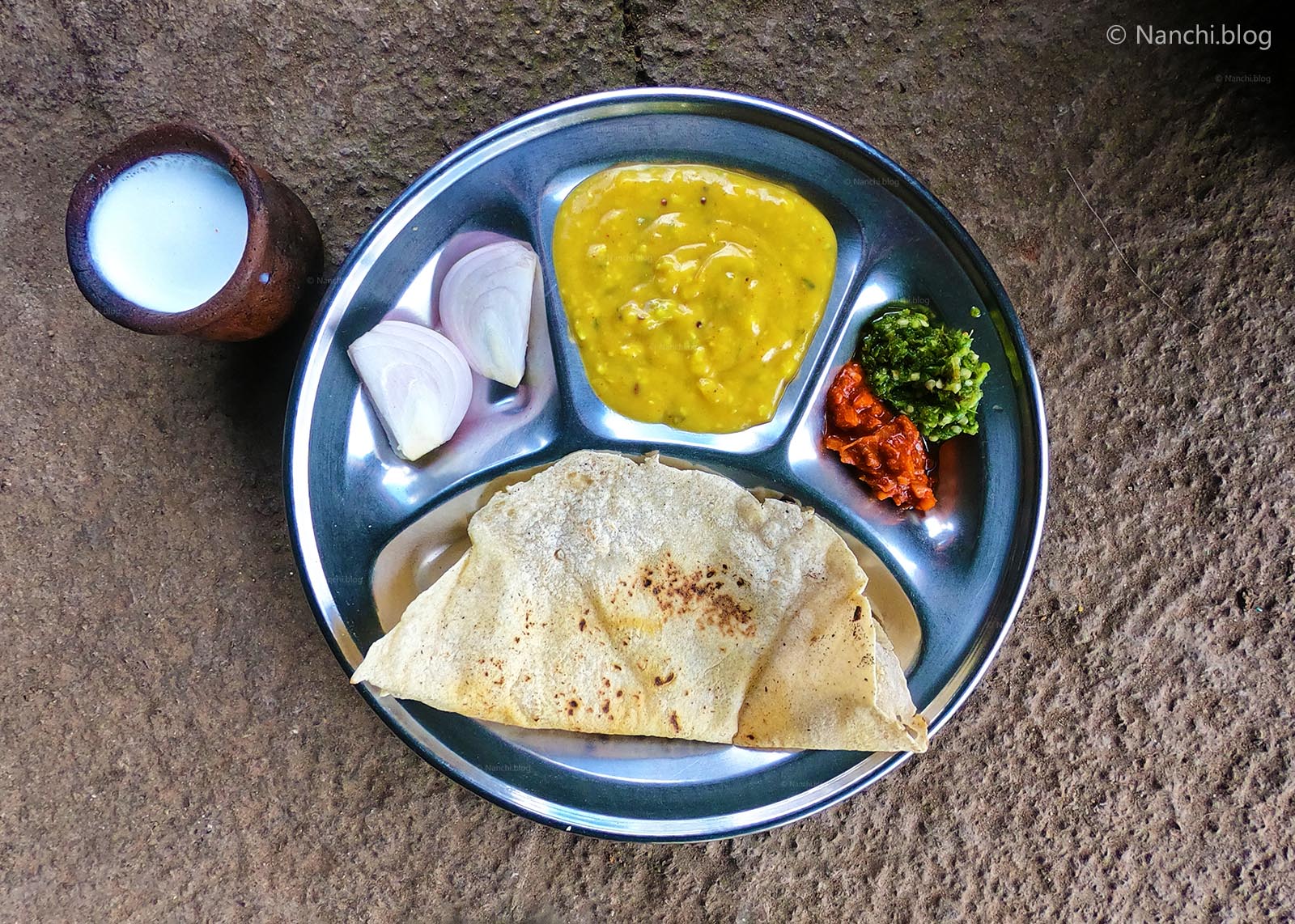 Pithla Bhakri – Rural Food Personified! – Nanchi.blog